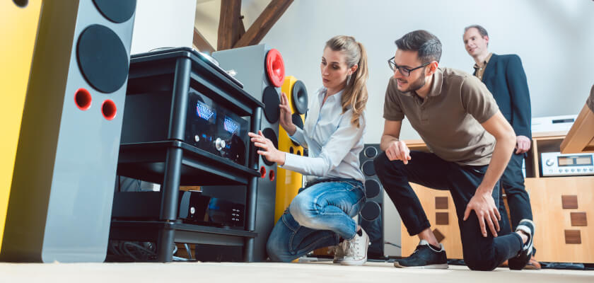 Rodzaje kolumn głośnikowych – poznaj popularne modele