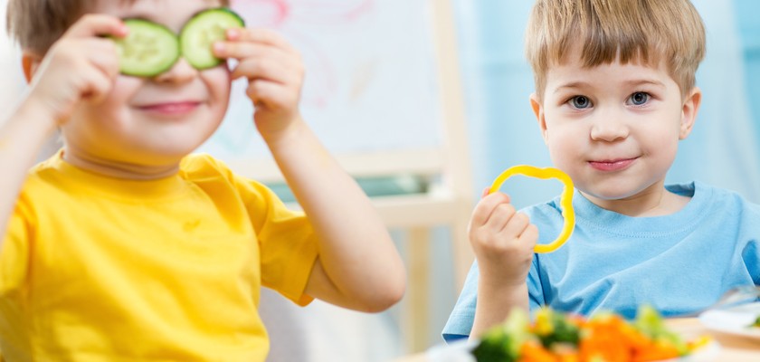 Jak zachęcić dziecko do jedzenia warzyw? Najlepsze sposoby